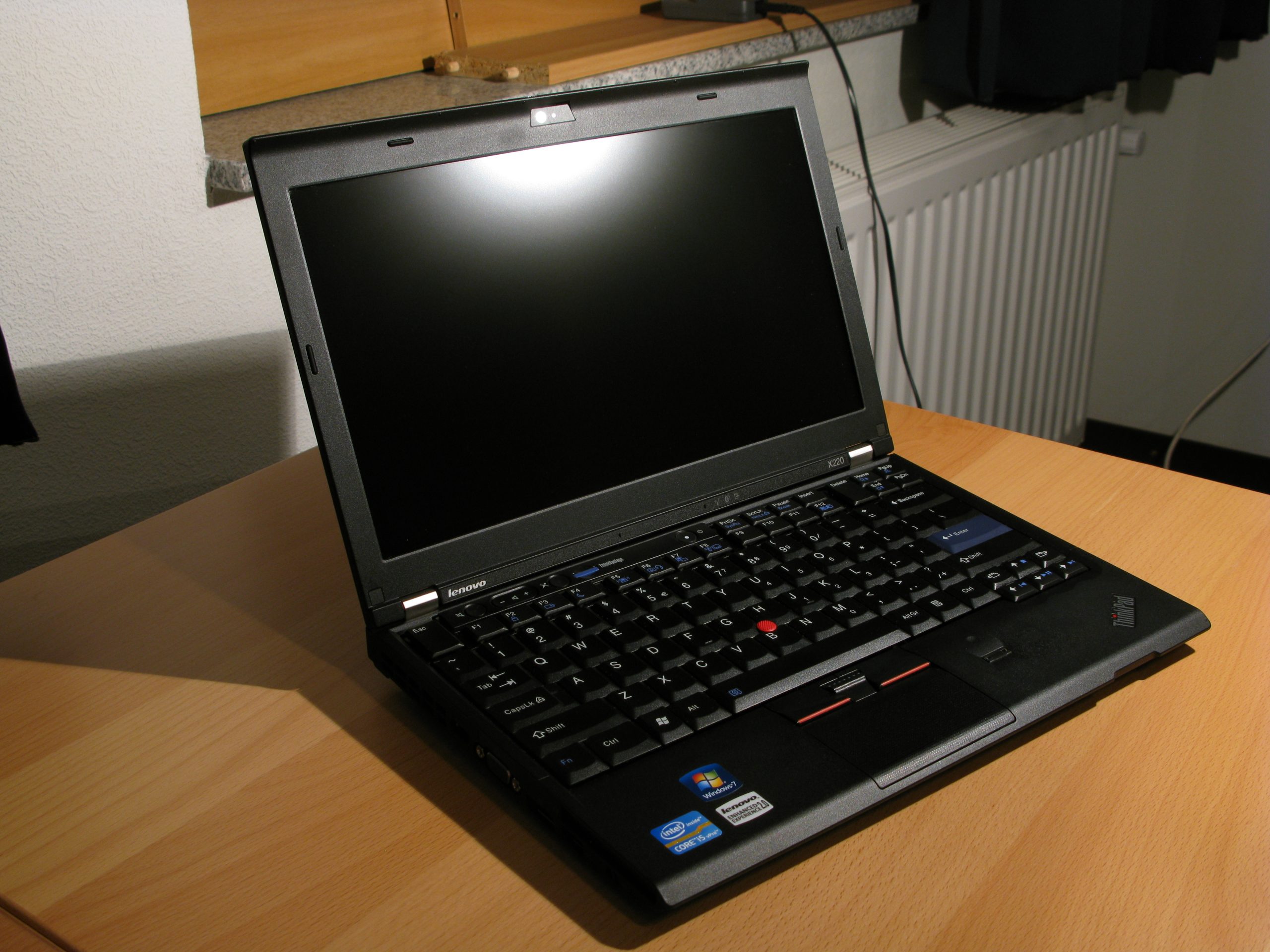 Laptops with the Longest Battery Lives: Lenovo ThinkPad X60s and R60 ...